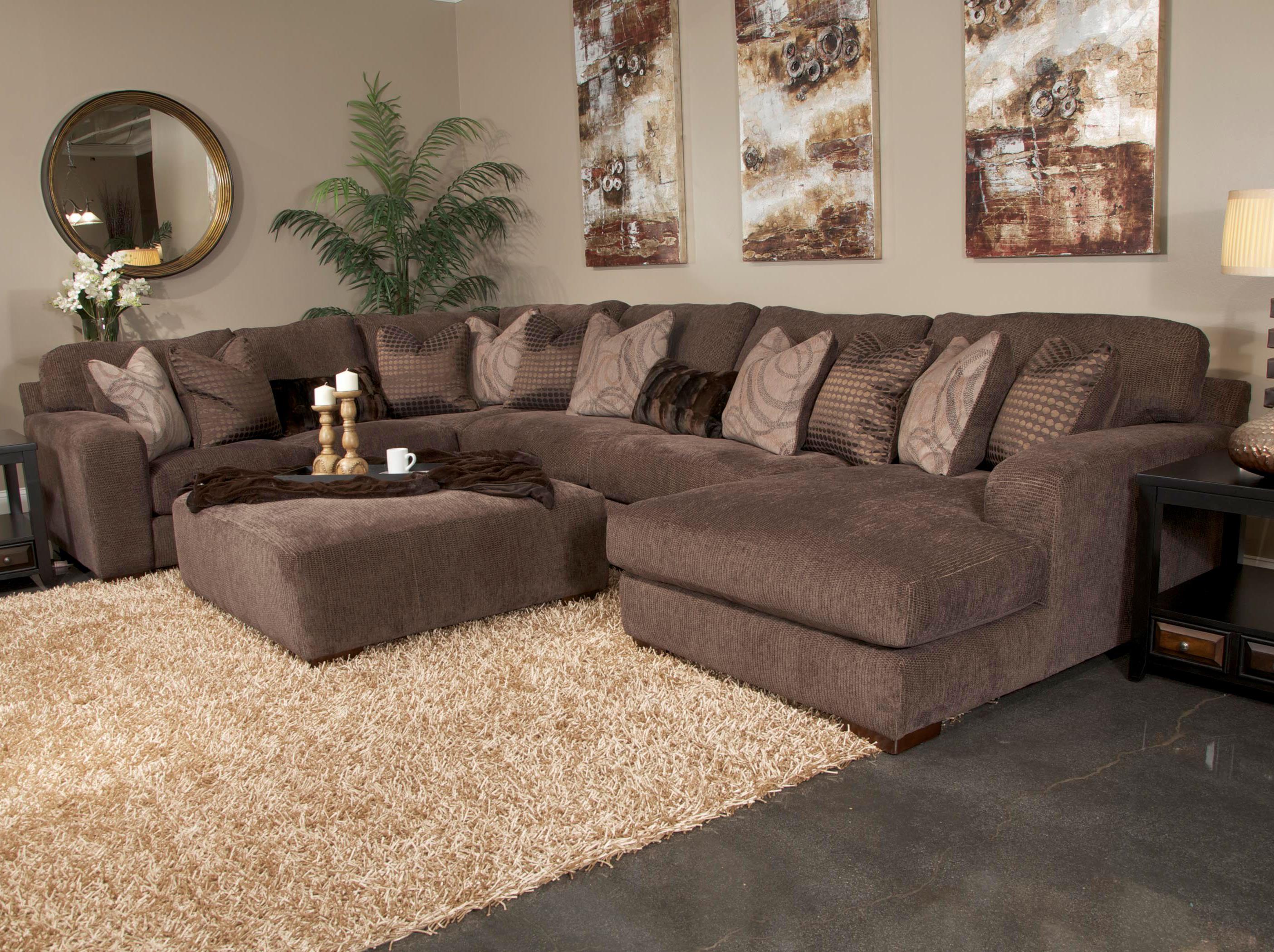 Lovely Modular Sectional sofa with Chaise