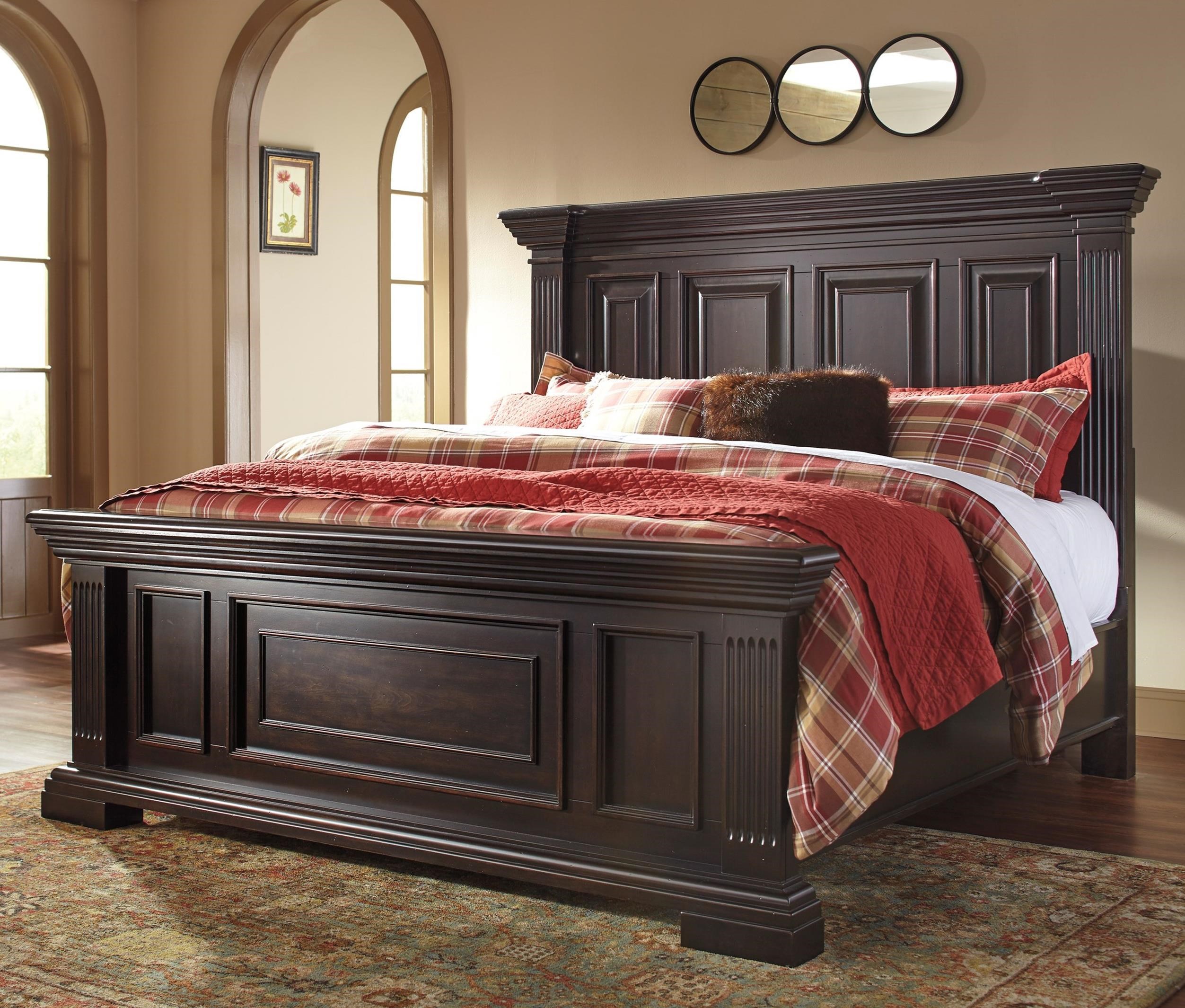 Signature Design by Ashley Furniture Willenburg Transitional Queen ...