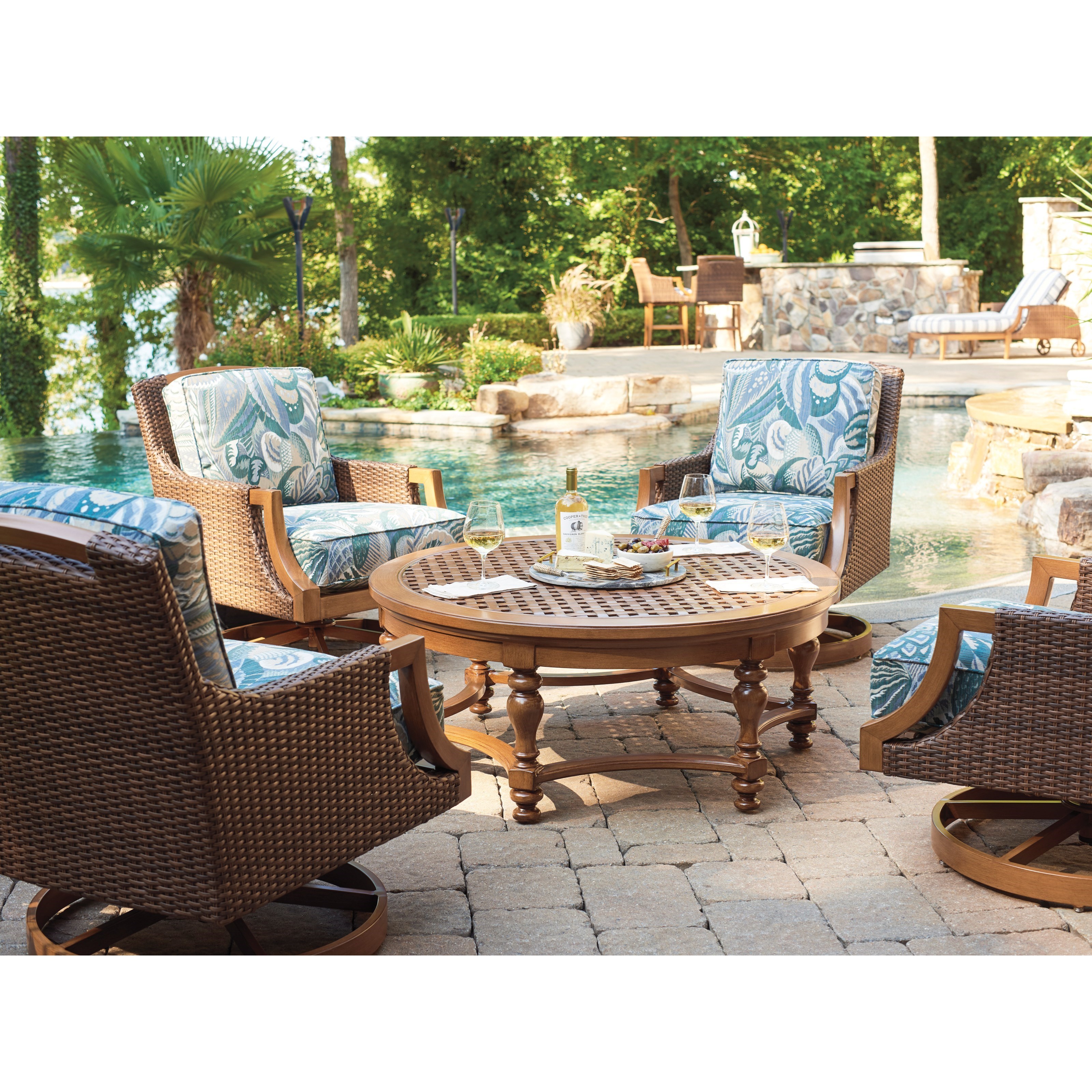 Tommy Bahama Outdoor Living Harbor Isle 3935-947+4X11SR 5-Piece Outdoor ...